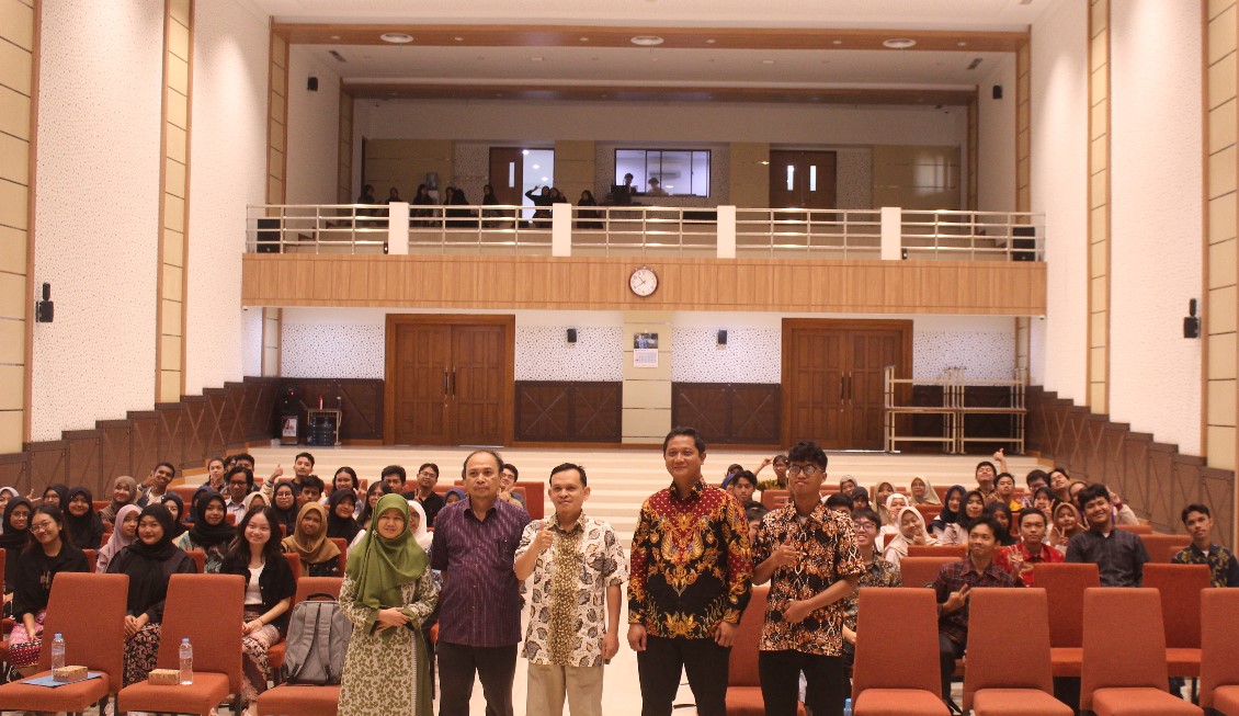 Himatika UGM Holds Algebra Laboratory Seminar: Introducing Students to ...